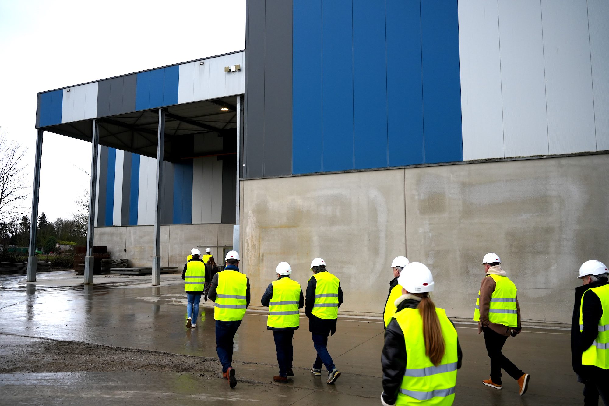 Regardez l'ouverture du nouveau hall de production pour les « Ecopaths ...